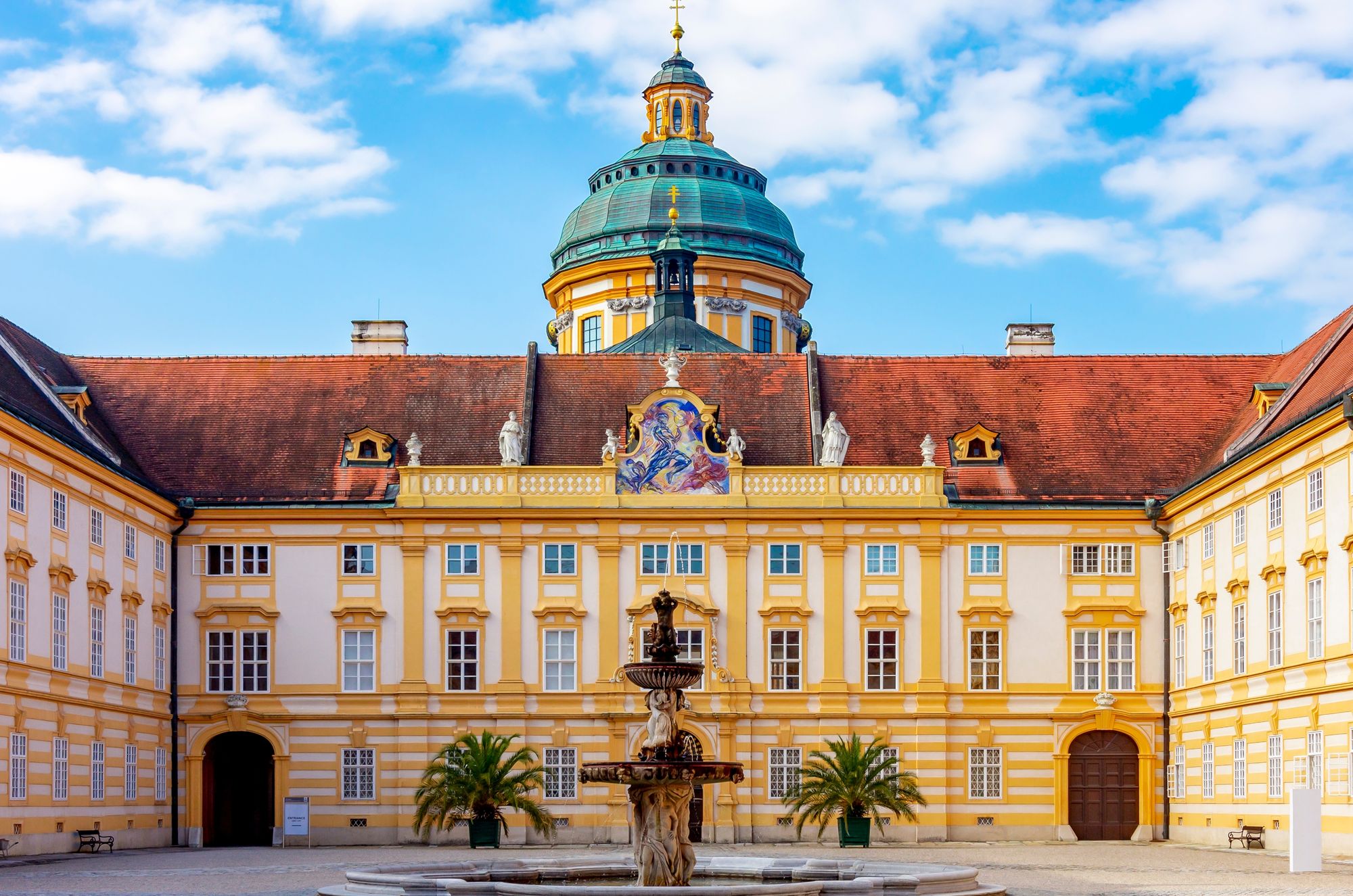 Sidetrip Tours Vienna to Munich One-Way Transfer Tour
