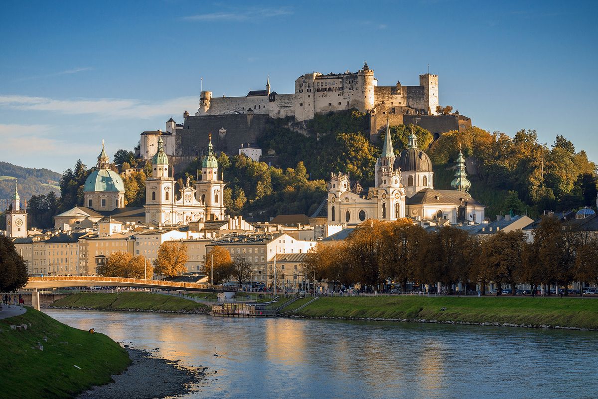 Sidetrip Tours Vienna to Munich via Salzburg One-Way Transfer Tour